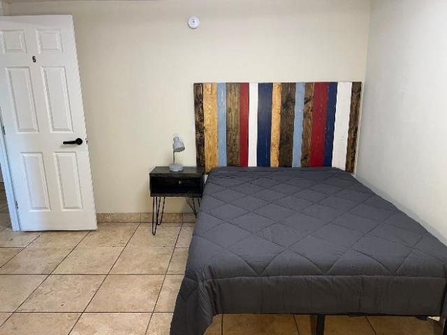 1 Br, 1 bath, Single Family 4213 N Westview