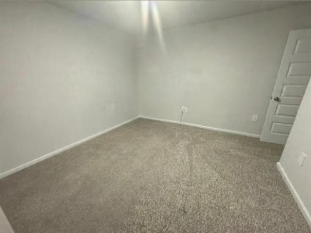 1 Br, 1 bath, Single Family 4344 Knollwood Cir