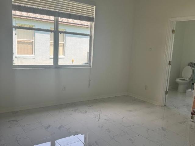 1 Br, 1 bath, Single Family 577 Vicks Landing Dr