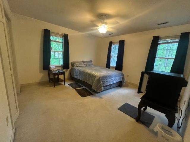 1 Br, 1 bath, Single Family 5741 Turkey Oak Rd