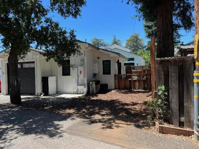 1 Br, 1 bath, Single Family 581 University Ave