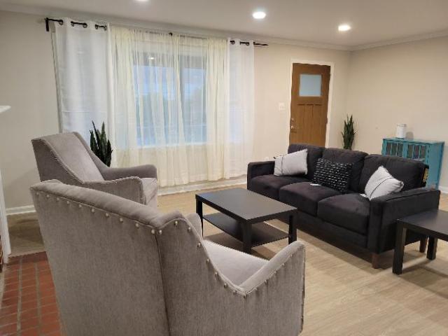 1 Br, 1 bath, Single Family 5311 59th Ave