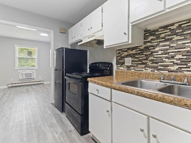 1 Br, 1 bath, Single Family 6439 Starbrook Dr