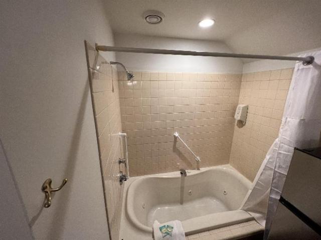 1 Br, 1 bath, Single Family 651 River Road