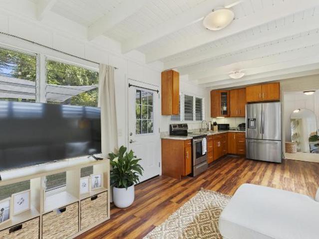 1 Br, 1 bath, Single Family 678 D Kihapai Street