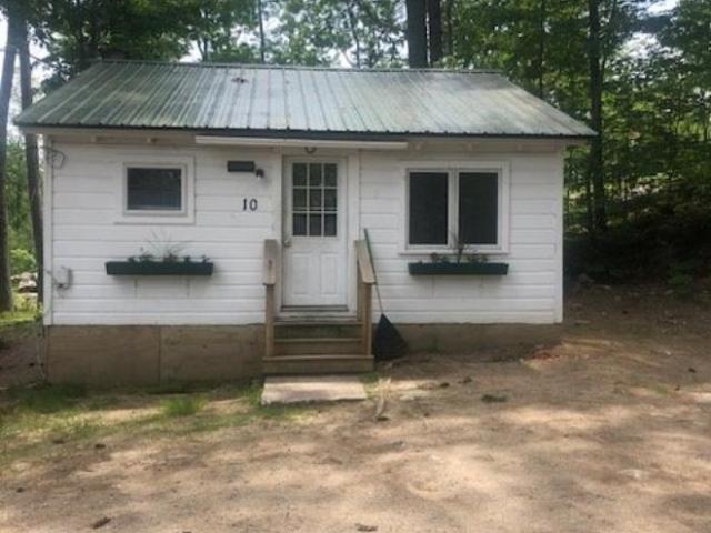 1 Br, 1 bath, Single Family 694 Sebago Rd
