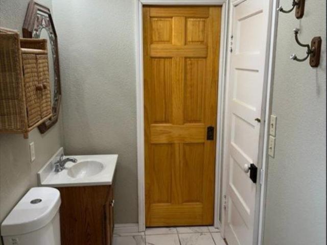 1 Br, 1 bath, Single Family 600 Sand Hill Road