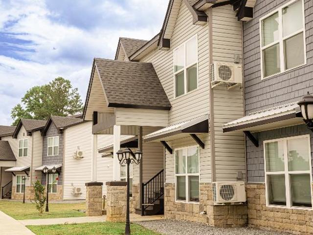 1 Br, 1 bath, Single Family 608 Hillcrest Parkway