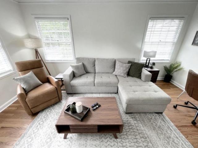 1 Br, 1 bath, Single Family 6 W 51st