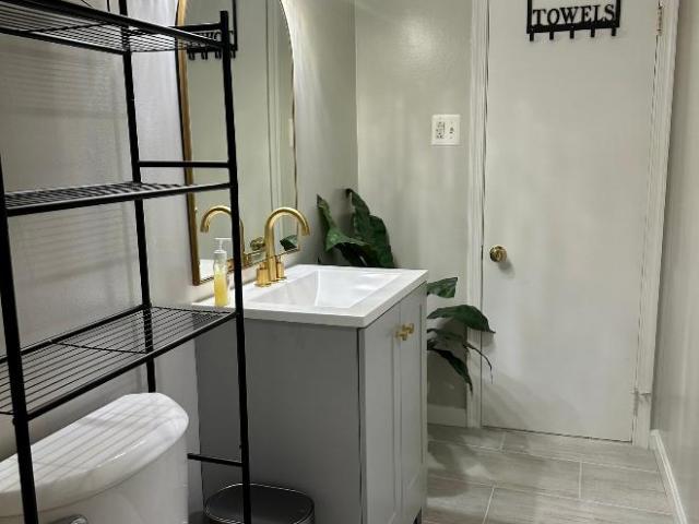 1 Br, 1 bath, Single Family 7501 Elmore Ln