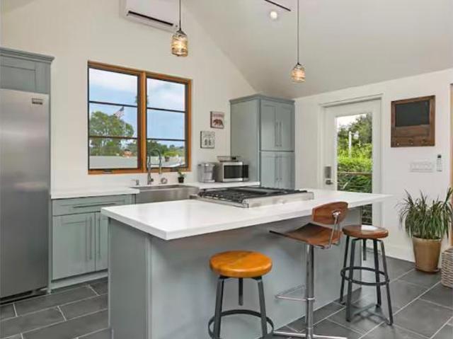 1 Br, 1 bath, Single Family 796 Clark Avenue