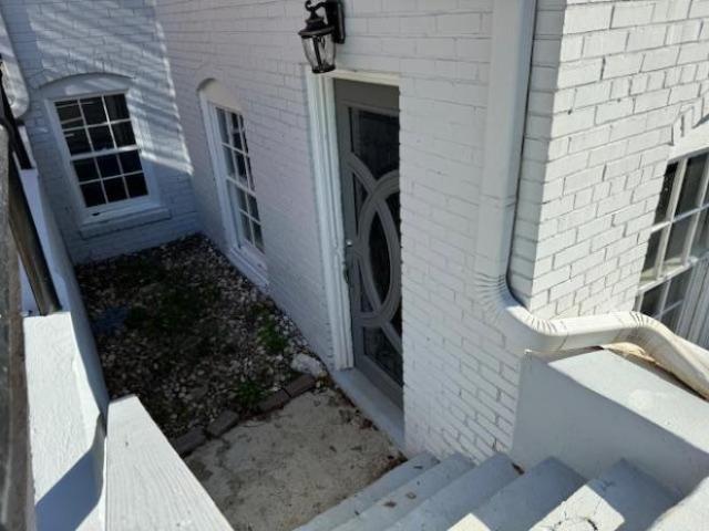 1 Br, 1 bath, Single Family 879 Nottingham Dr