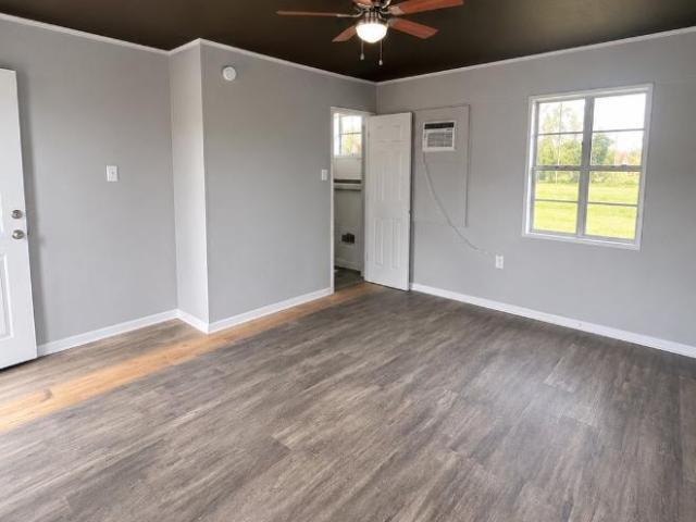 1 Br, 1 bath, Single Family 8010 SE Us Hwy 301