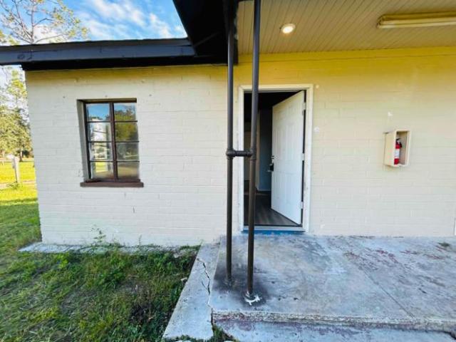1 Br, 1 bath, Single Family 8010 Se Us Hwy 301