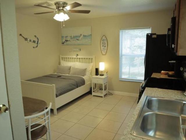 1 Br, 1 bath, Single Family 807 Adams Street