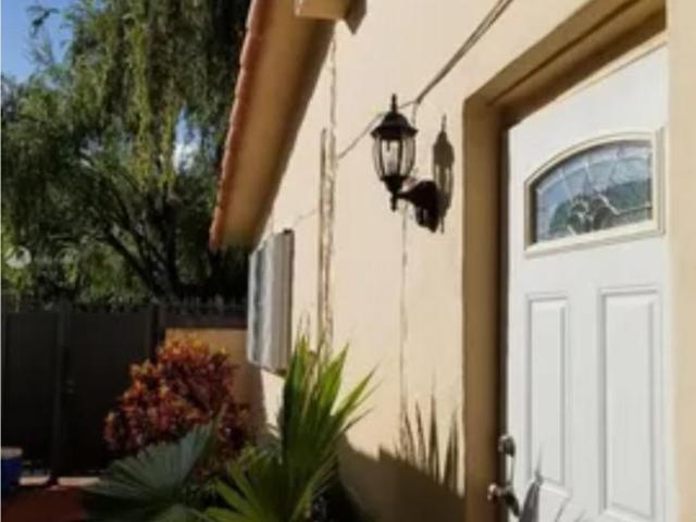 1 Br, 1 bath, Single Family 9421 S W 66th Street