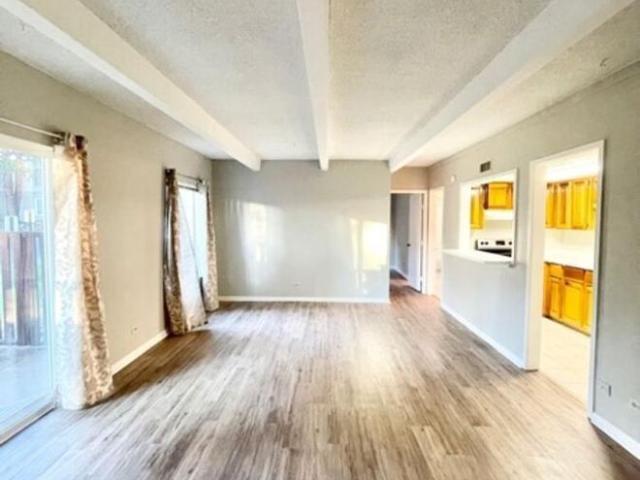 1 Br, 1 bath, Single Family 9995 E Harvard Ave