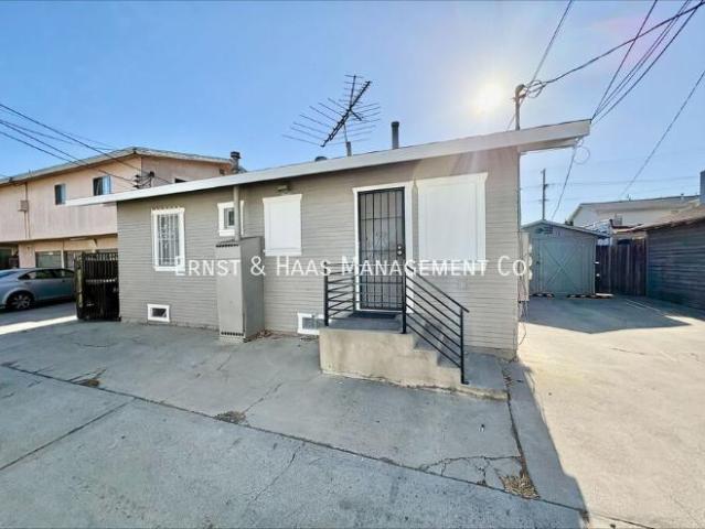 1 Br, 1 bath, Single Family 926 1/2 Newport Ave