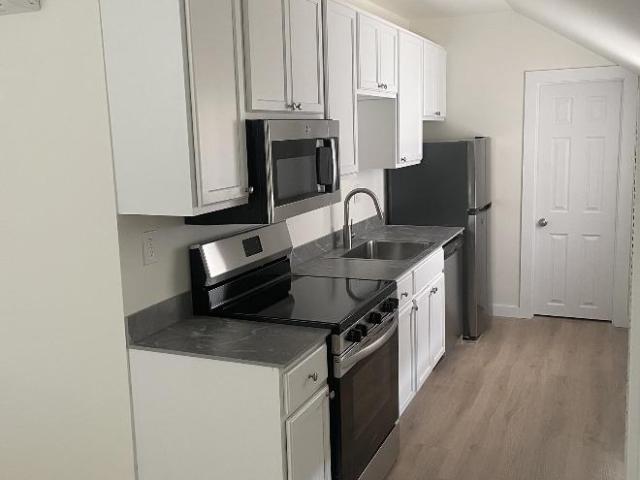 1 Br, 1 bath, Single Family 932 Bross St