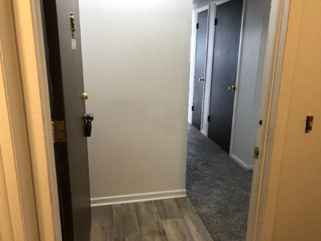 1 BR 1 bathroom 750 SF