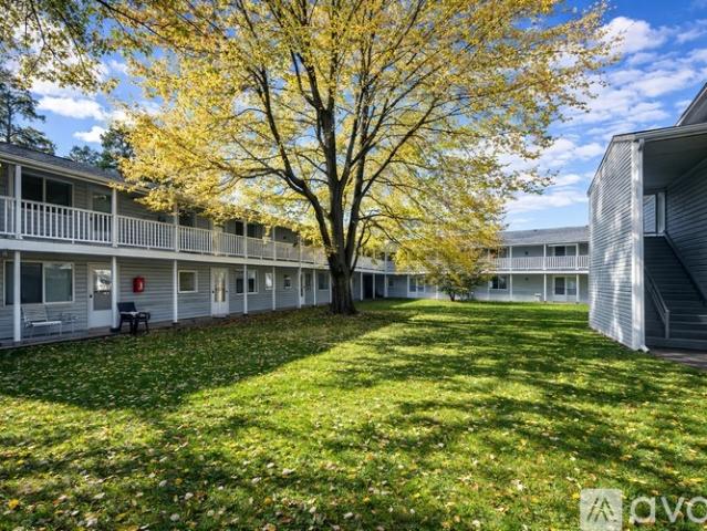 1 BR, 1 BA Apartment Massillon Rd, Unit 14, Akron, OH 44306