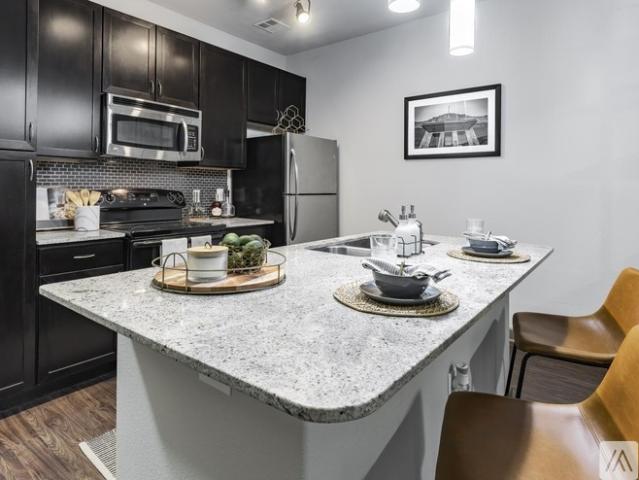 1 BR, 1 BA Apartment Maple Ave, Unit 5496A, Dallas, TX 75235