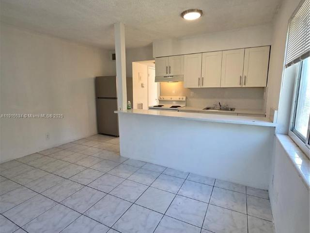 1 BR, 1 BA Apartment 1400 North 17th Avenue, Hollywood, FL 33020