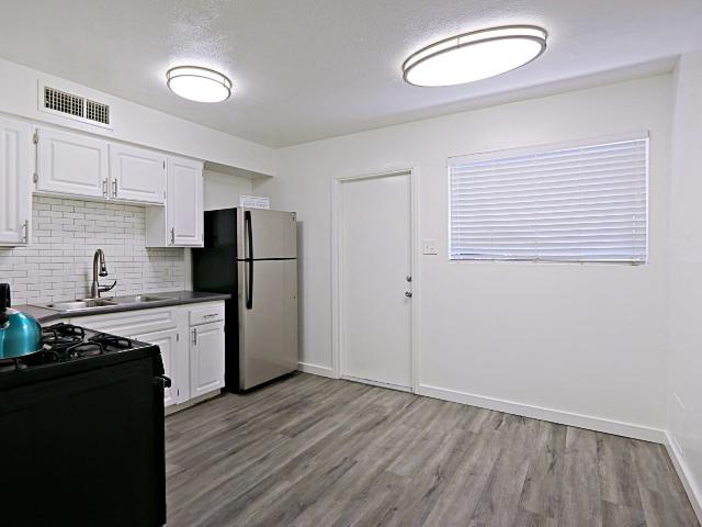 1 BR, 1 BA Apartment 1414 E Osborn Rd Unit 17, Phoenix, AZ 85014