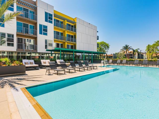 1 BR, 1 BA Apartment 14150 Riverside Drive Unit B212, Sherman Oaks, CA 91423