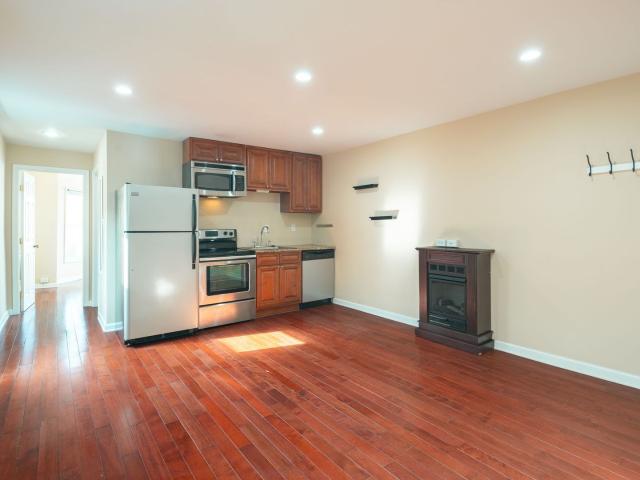 1 BR, 1 BA Apartment 1422 Christian Street, Philadelphia, PA 19146