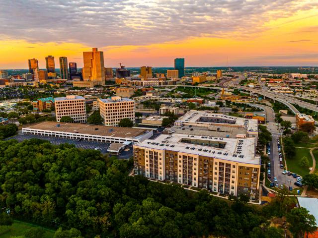 1 BR, 1 BA Apartment 1424 Summit Avenue Unit 1 5037, Fort Worth, TX 76102