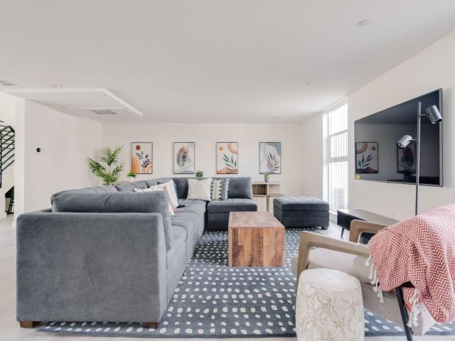 1 BR, 1 BA Apartment 1448 West 37th Street Unit 1446 W 37th St 13 Private Bathroom, Los Angeles, CA 90018
