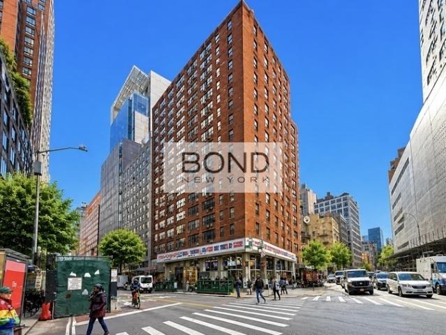 1 BR, 1 BA Apartment 145 Fourth Ave, New York, NY 10003