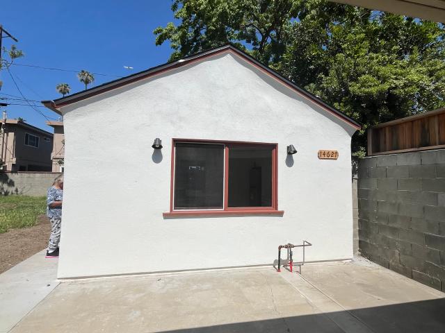 1 BR, 1 BA Apartment 14629 Haynes St Van Nuys, CA 91401