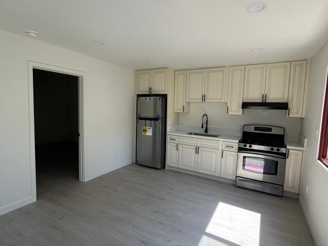 1 BR, 1 BA Apartment 14629 Haynes St Van Nuys, CA 91401
