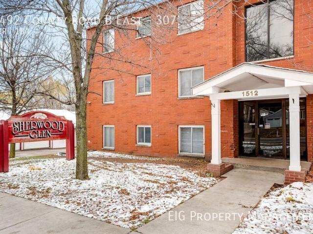 1 BR, 1 BA Apartment 1492 County Road B East, Maplewood, MN 55109