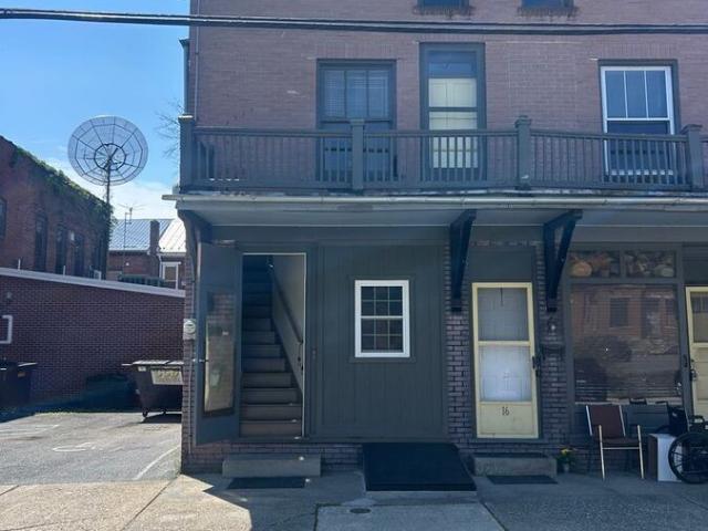 1 BR, 1 BA Apartment 14 18 Penn Ave, Newport, PA 17074