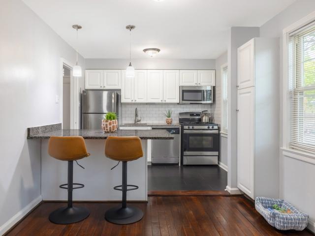 1 BR, 1 BA Apartment 150 E Wynnewood Rd Unit J, Wynnewood, PA 19096