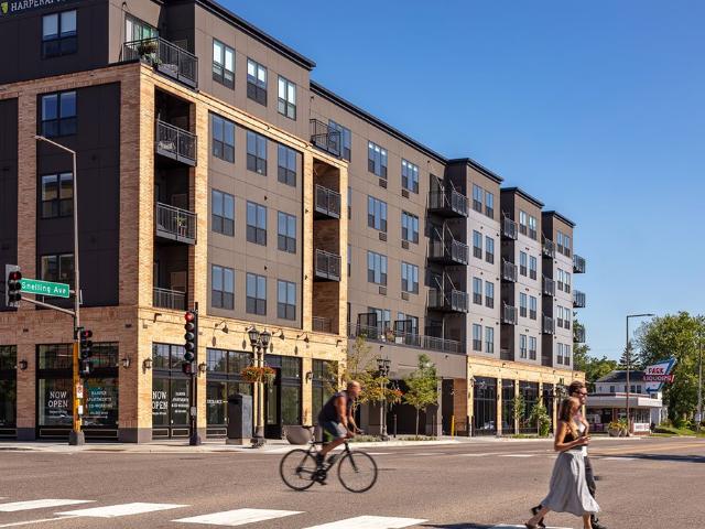 1 BR, 1 BA Apartment 150 Snelling Ave North Unit 240, Saint Paul, MN 55104