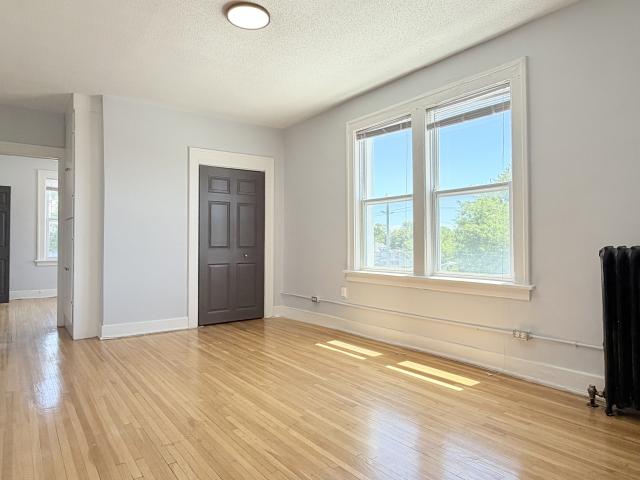 1 BR, 1 BA Apartment 1518 University Ave W, Windsor, ON N9B 1B9