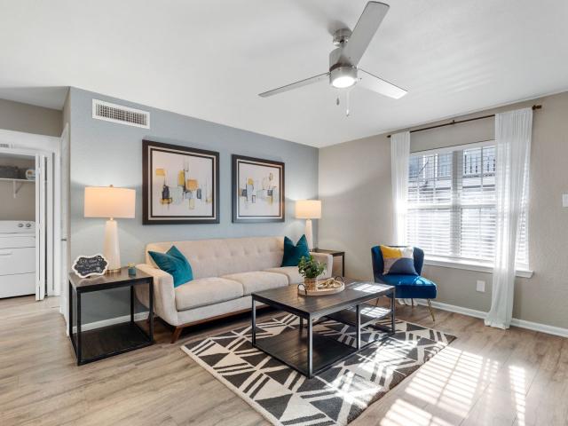 1 BR, 1 BA Apartment 1520 Enclave Pkwy Unit 1211, Houston, TX 77077