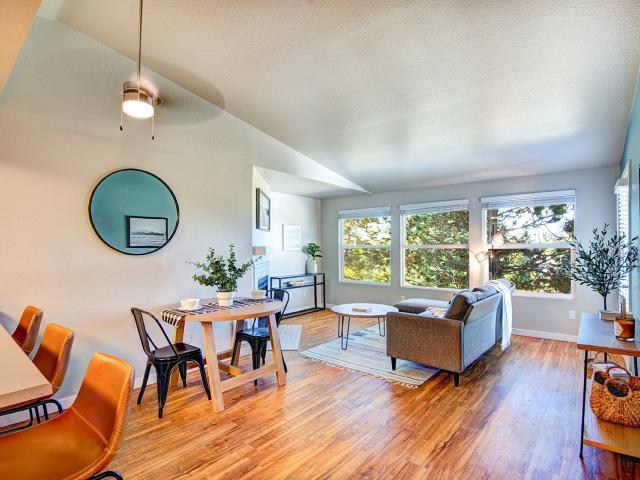 1 BR, 1 BA Apartment 1520 West Casino Road Unit B103, Everett, WA 98204