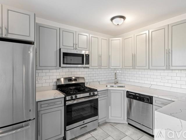1 BR, 1 BA Apartment 1521 W Sherwin Ave, Unit 601, Chicago, IL 60626