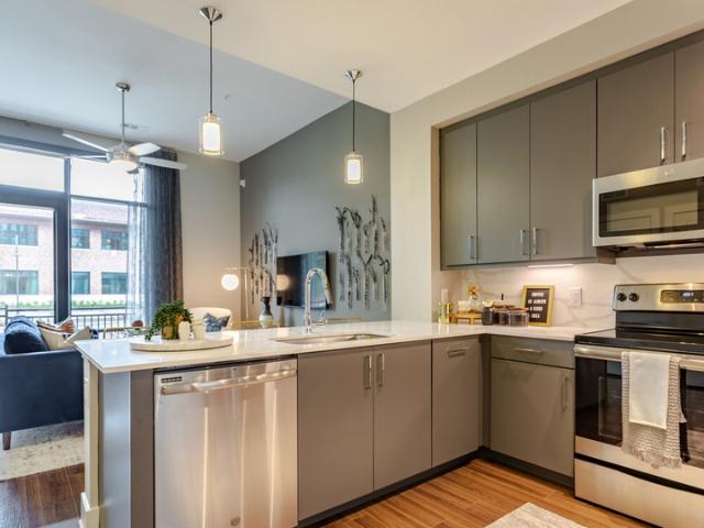 1 BR, 1 BA Apartment 15256 Quorum Dr, Addison, TX 75001