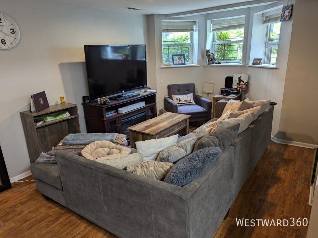 1 BR, 1 BA Apartment 1528 W Wellington G, Chicago, IL 60657