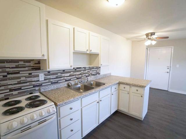 1 BR, 1 BA Apartment 1529 1545 Adrian Street Unit 14, Saint Paul, MN 55102