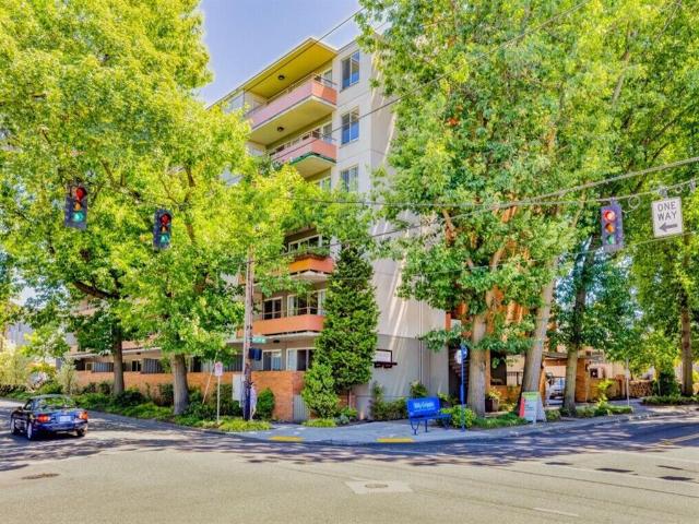 1 BR, 1 BA Apartment 1532 Northeast 21st Avenue Unit 204, Portland, OR 97232