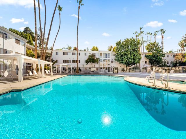 1 BR, 1 BA Apartment 15353 Weddington Street Unit D123, Van Nuys, CA 91411
