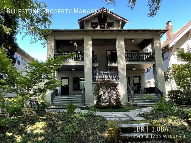 1 BR, 1 BA Apartment 1540 SE Ladd Avenue, Portland, OR 97214