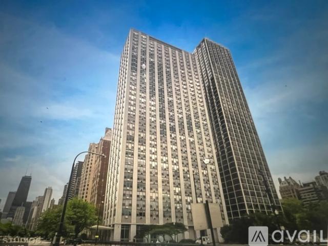 1 BR, 1 BA Apartment 1550 North Lake Shore Drive, Chicago, IL 60610
